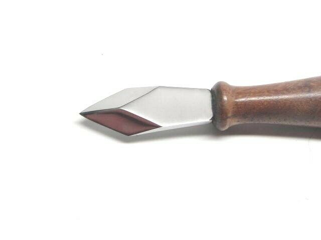 Best Woodturning Tools: Striking Knife with 1-½” Blade